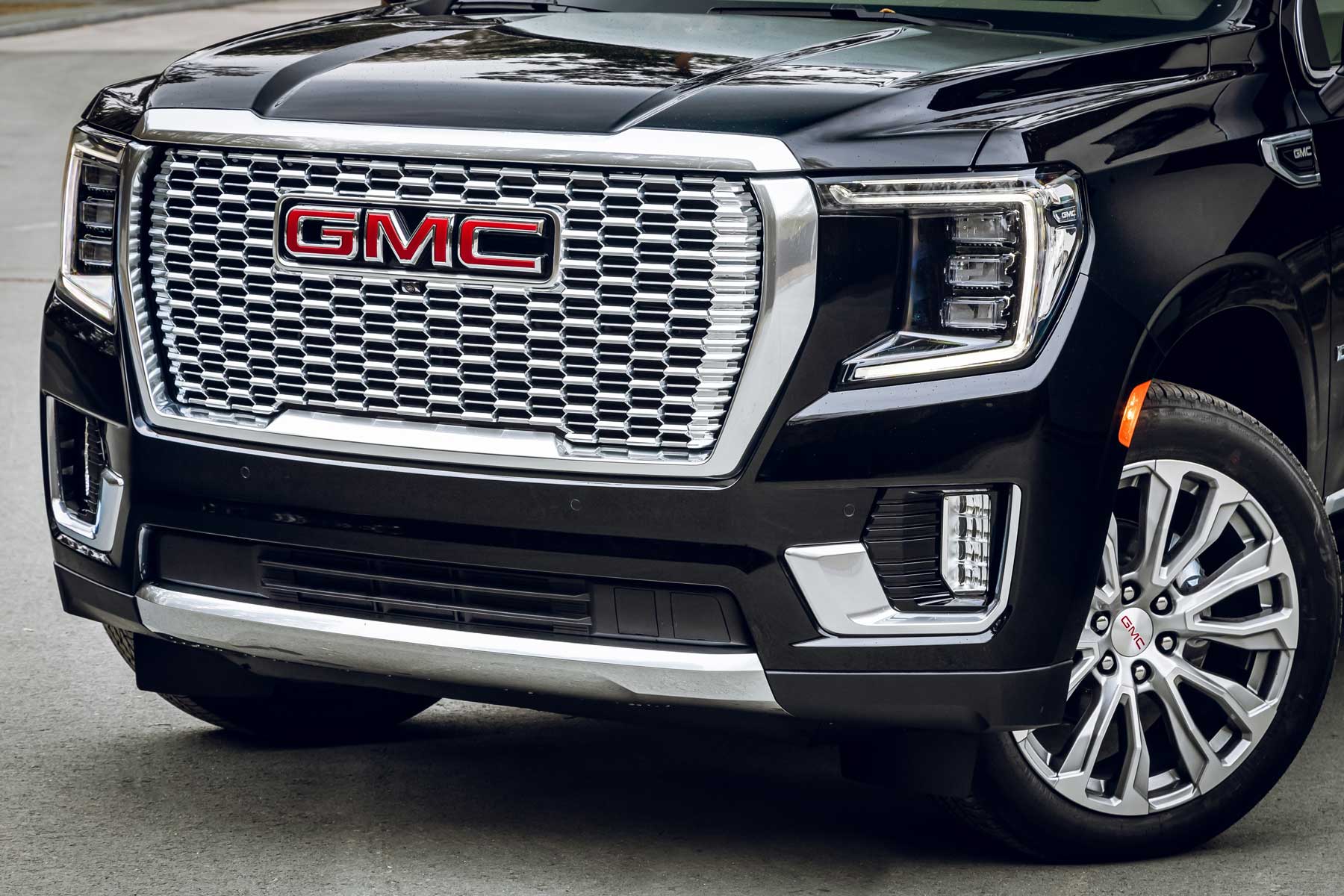 GMC Auto Body Repair - Bucks Collision